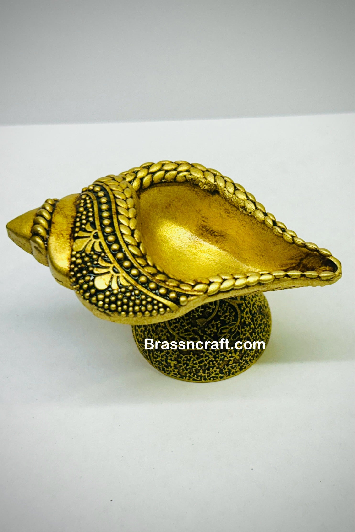 Light Weight Shankh With Base – Brassncraft